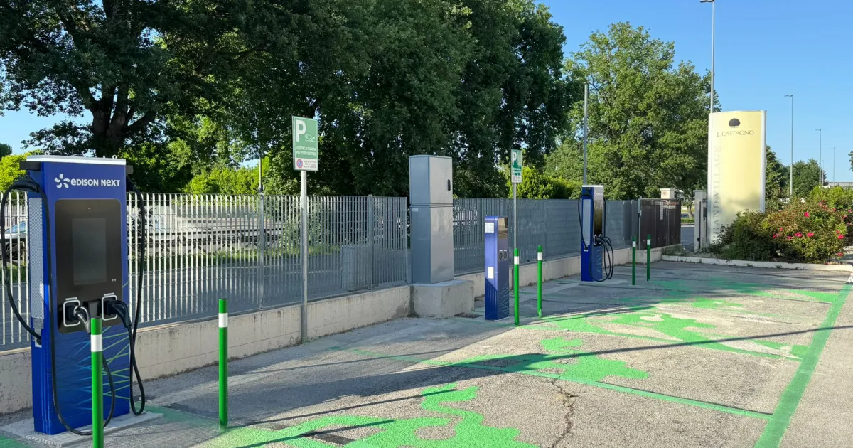 ABB E-mobility and Edison Next: Enhancing EV Retail Charging